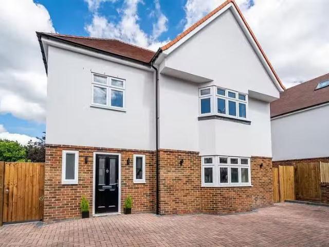 Woodland Way, Petts Wood 4 bed detached house for sale £1,35.