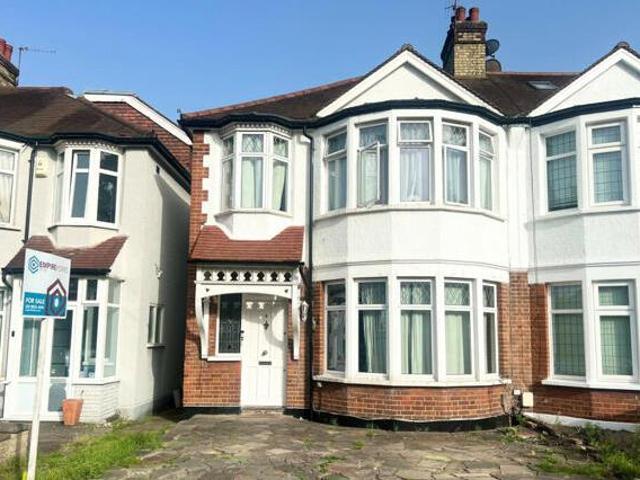 Woodland Way, Winchmore Hill, 3 Bedroom Semi detached