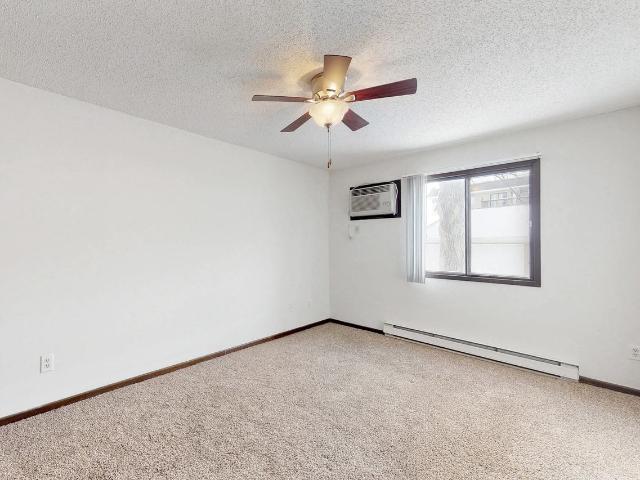 Woodland West 2 Bedroom Apartment for Rent at 4403 Woodland Ave, West Des Moines, IA 50266