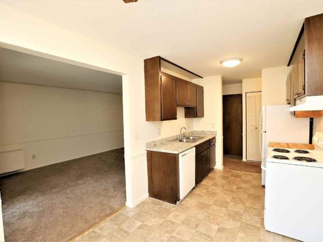Woodland Apartments Studio Apartment for Rent at 1819 W Old Shakopee Rd, Bloomington, MN 55431