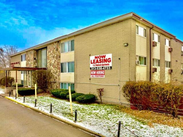 Woodland Arms Apartments 1 Bedroom Apartment for Rent at 22045 W 8 Mile Rd, Detroit, MI 48219 Redford