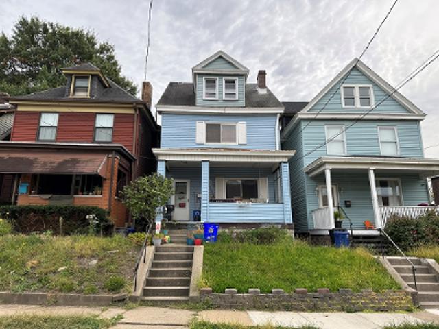 Woodland Ave
