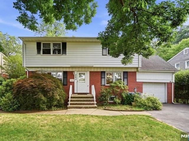 Woodland Ave, River Edge, Home For Sale