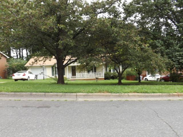Woodland Cir