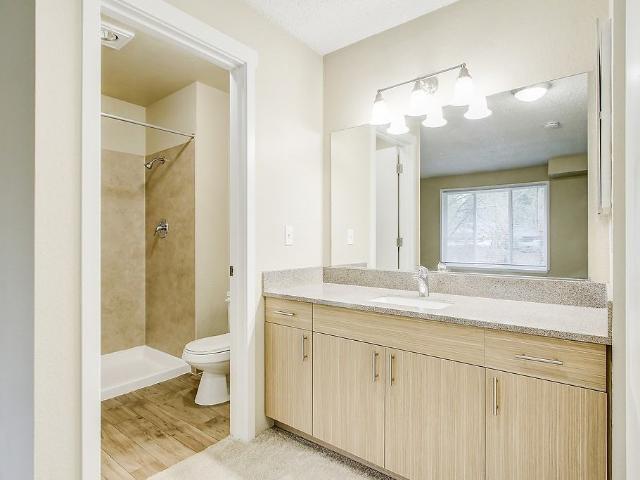 Woodland Commons 2 Bedroom Apartment for Rent at 13700 Ne 10th Pl, Bellevue, WA 98005 Wilburton NE 8th St