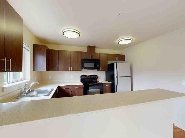 Woodland Commons 2 Bedroom Apartment for Rent at 13700 Ne 10th Pl, Bellevue, WA 98005 Wilburton NE 8th St