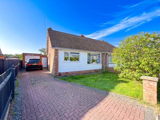 Woodland Close, Duston, Northampton NN5, 3 bed bungalow to rent, £1,300 pcm | PrimeLocation