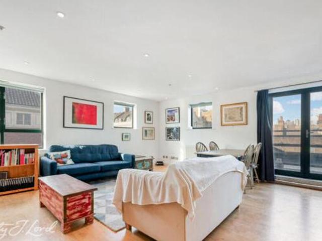 Woodland Crescent, Greenwich, 2 Bedroom Flat