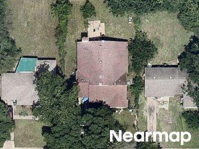 Woodland Dr