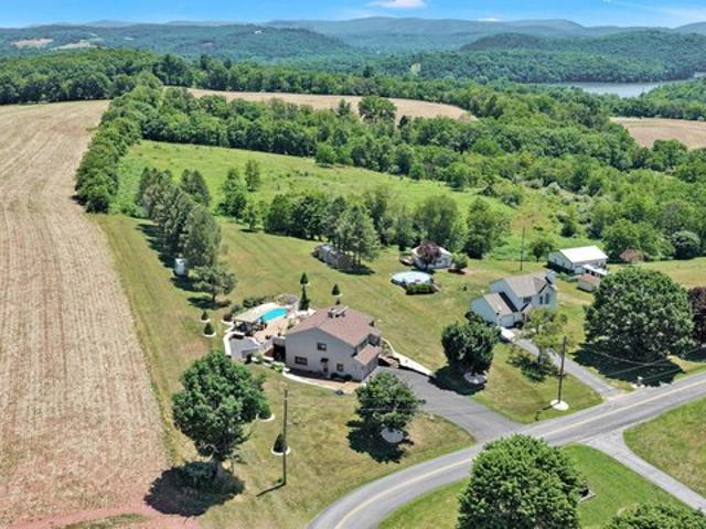 Woodland Dr, Auburn, PA 17922