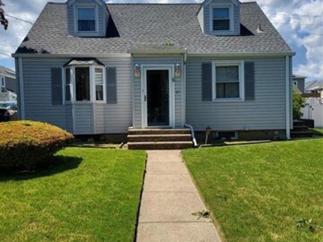 Woodland Dr, Hasbrouck Heights, Home For Sale