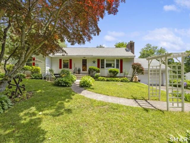Woodland Dr, North Branford, Home For Sale