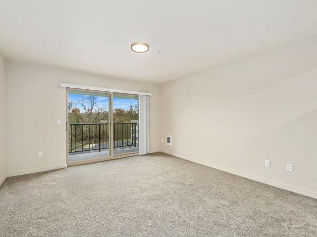 Woodland Estates 1 Bedroom Apartment for Rent at 4821 S Kent Des Moines Rd, Kent, WA 98032
