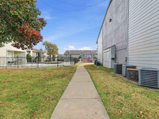 Woodland HIlls Apartments 1 Bedroom Apartment for Rent at 8502 E 66th Pl, Tulsa, OK 74133