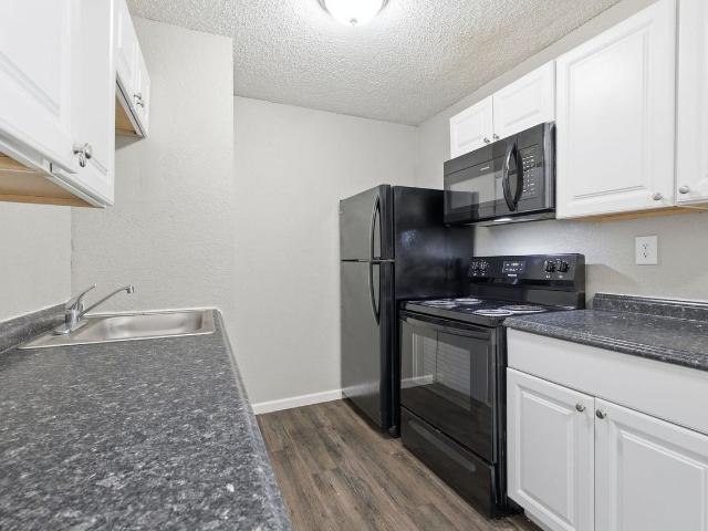 Woodland HIlls Apartments 1 Bedroom Apartment for Rent at 8502 E 66th Pl, Tulsa, OK 74133