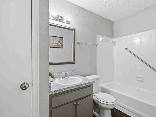Woodland HIlls Apartments 1 Bedroom Apartment for Rent at 8502 E 66th Pl, Tulsa, OK 74133