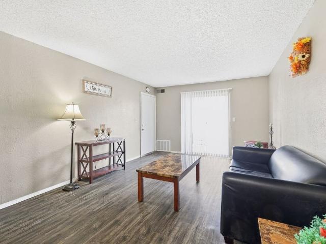 Woodland HIlls Apartments 2 Bedroom Apartment for Rent at 8502 E 66th Pl, Tulsa, OK 74133