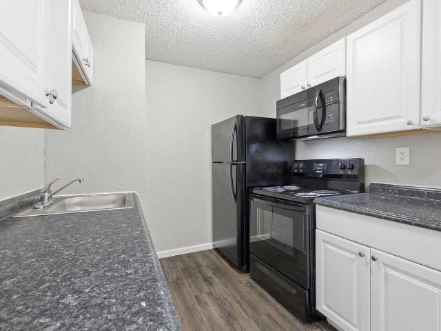 Woodland HIlls Apartments 2 Bedroom Apartment for Rent at 8502 E 66th Pl, Tulsa, OK 74133