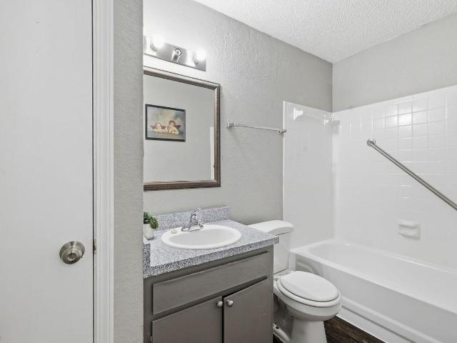 Woodland HIlls Apartments 2 Bedroom Apartment for Rent at 8502 E 66th Pl, Tulsa, OK 74133