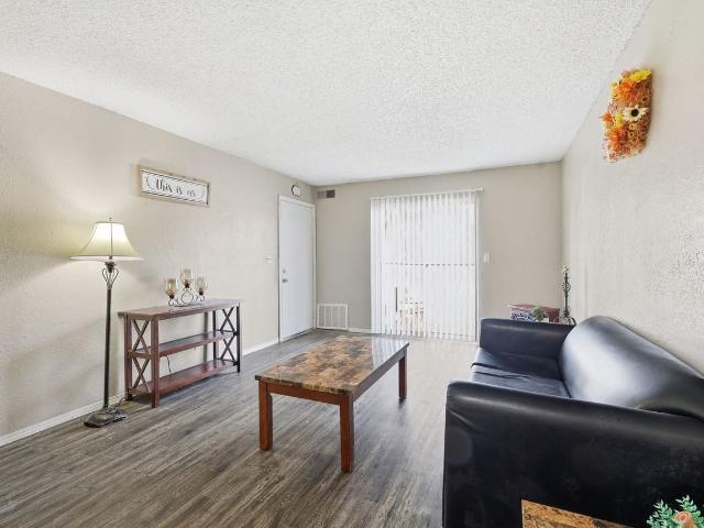 Woodland HIlls Apartments 2 Bedroom Apartment for Rent at 8502 E 66th Pl, Tulsa, OK 74133
