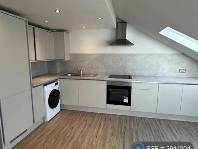 Woodland Lane, Leeds, LS7 2 bed flat to rent £1,150 pcm £265 pw