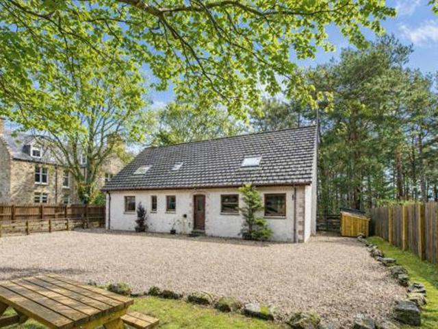 Woodland Lodge, Kinchurdy Road, 5 Bedroom Detached
