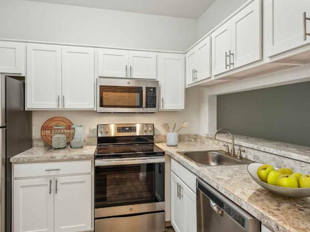 Woodland Meadows Apartments 2 Bedroom Apartment for Rent at 35700 Moravian Dr, Mount Clemens, MI 48035 Clinton Township