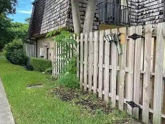 Woodland, PALM SPRINGS, FL 33461