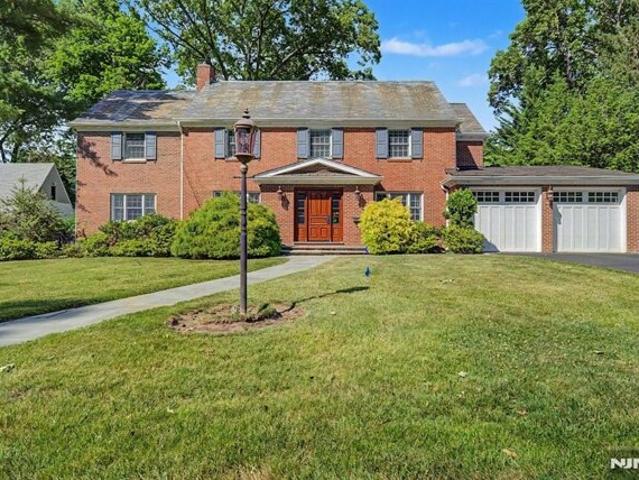 Woodland Park Dr, Tenafly, Home For Sale