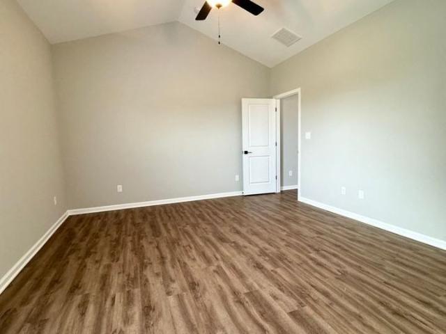Woodland Park Single Family Homes 3 Bedroom Apartment for Rent at 103 Woodlawn Ave, Georgetown, KY 40324