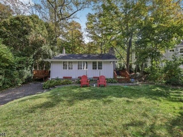 Woodland Rd, Ringwood, Home For Sale