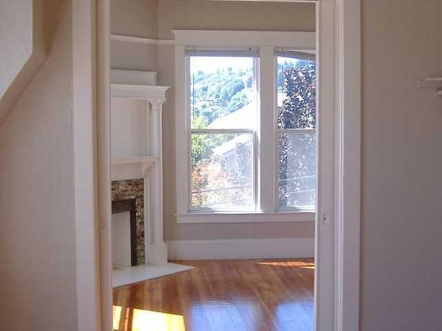 Woodland Residential Studio Apartment for Rent at 1050 N 36th St, Seattle, WA 98103 Fremont