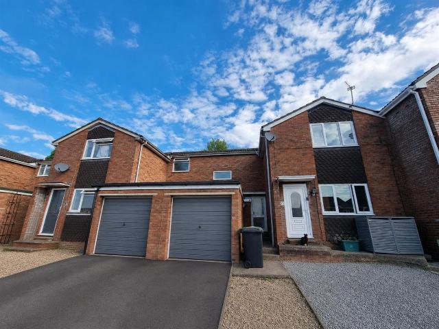 Woodland Rise, Lydney GL15, 2 bed terraced house to rent, £950 pcm | PrimeLocation