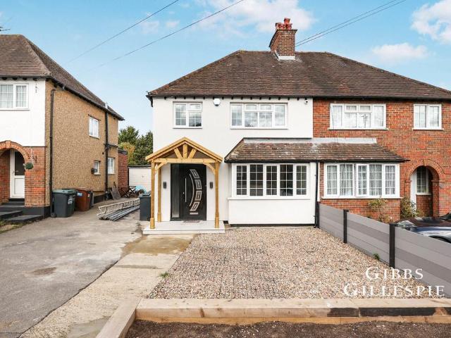 Woodland Road, Maple Cross. 4 bed semi detached house to rent £2,700 pcm £623 pw