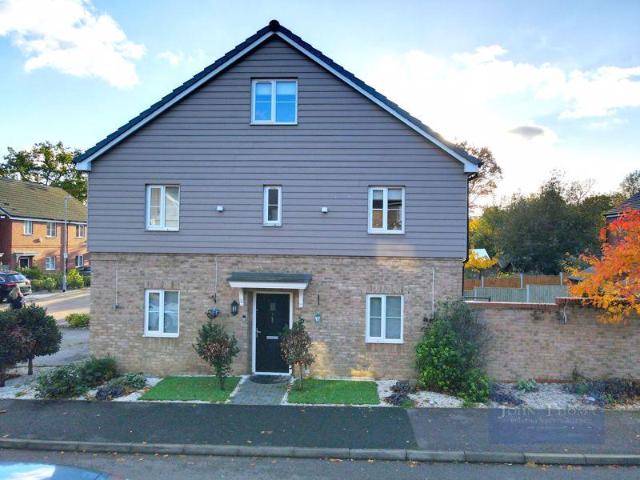 Woodland Road, Chigwell IG7 4 bed terraced house to rent £2,895 pcm £668 pw