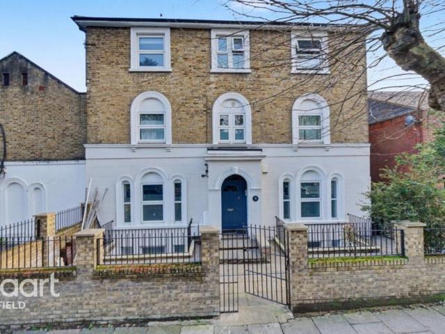 Woodland Road, LONDON 2 bed apartment to rent £2,150 pcm £496 pw