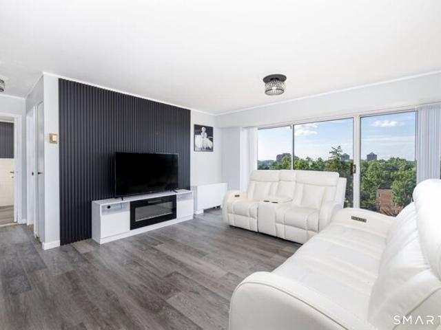 Woodland St Apt L, Hartford, Condo For Sale