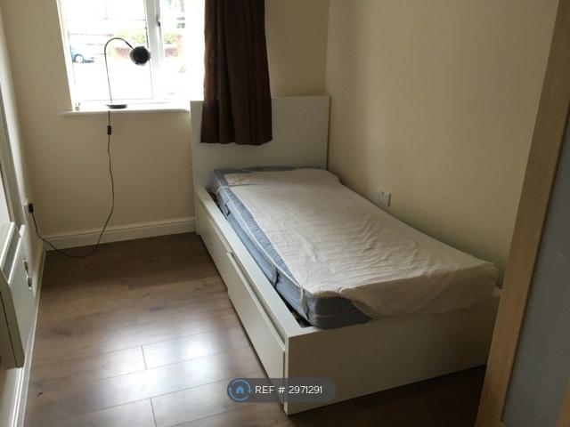 Woodlands Court, Bradley Stoke, Bristol BS32, 2 bed flat to rent, £1,500 pcm | PrimeLocation