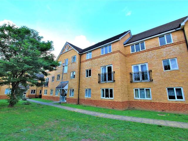 Woodlands Close, Guildford, Surrey GU1, 2 bed flat to rent, £1,550 pcm | PrimeLocation