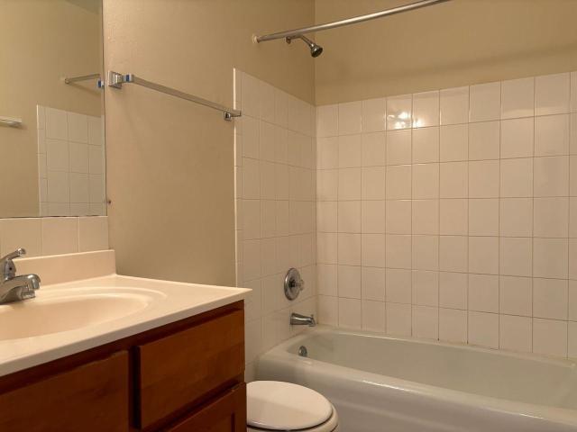 Woodlands Apartment Homes Studio Apartment for Rent at 550 Deepwoods Dr, Mundelein, IL 60060