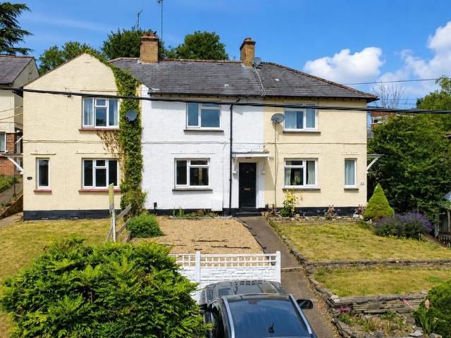 Woodlands Avenue, Berkhamsted HP4, 2 bed property to rent, £1,700 pcm | PrimeLocation