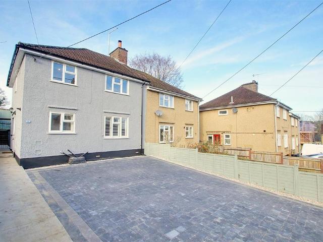 Woodlands Avenue, Berkhamsted 3 bed semi detached house to rent £2,750 pcm £635 pw