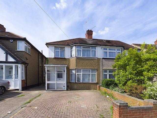 Woodlands Avenue, Eastcote, HA4 3 bed semi detached house to rent £2,400 pcm £554 pw