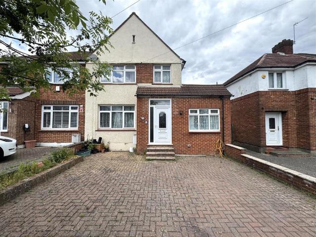 Woodlands Avenue, Ruislip 4 bed semi detached house to rent £2,800 pcm £646 pw