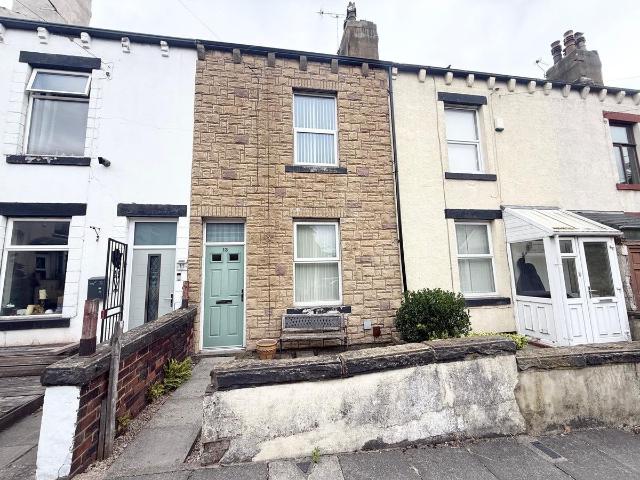 Woodlands Avenue, Stanningley, Pudsey, West Yorkshire LS28, 4 bed terraced house to rent, £1,300 pcm | PrimeLocation