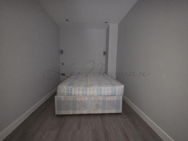 Woodlands Business Village, Basingstoke, RG21