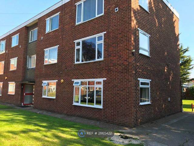 Woodlands Grove, Isleworth TW7, 2 bed flat to rent, £1,950 pcm | PrimeLocation