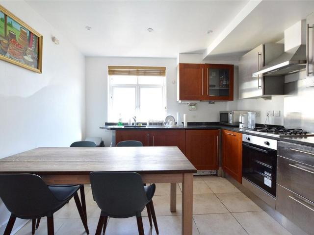 Woodlands Heights, Blackheath. 3 bed apartment to rent £2,500 pcm £577 pw