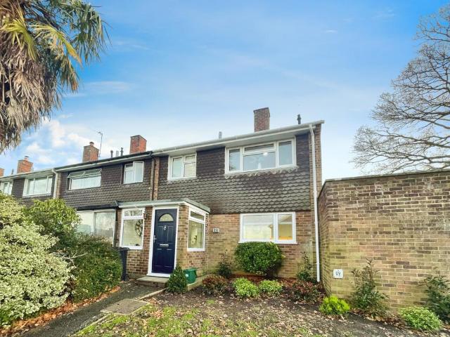 Woodlands, Overton RG25 3 bed end of terrace house to rent £1,850 pcm £427 pw
