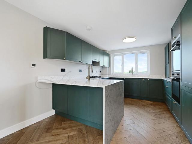 Woodlands, London NW11, 3 bed flat to rent, £3,500 pcm | PrimeLocation